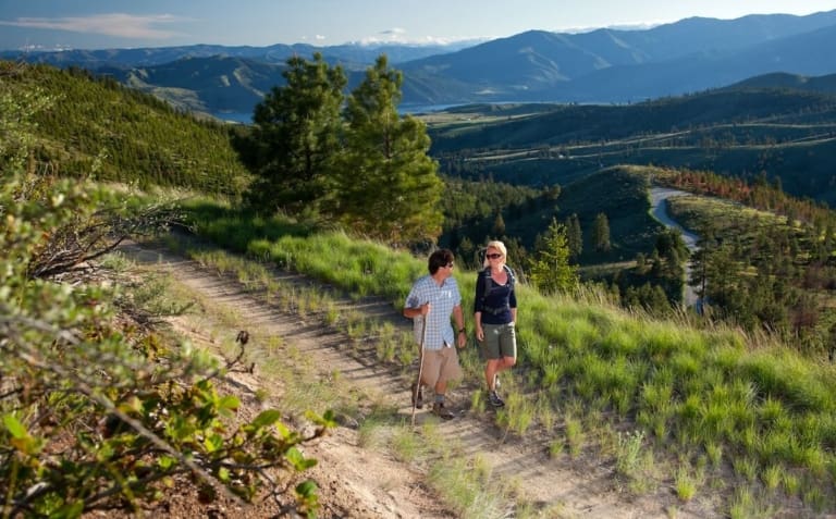 Hike Through the Lake Chelan Valley - Lake Chelan Chamber of Commerce