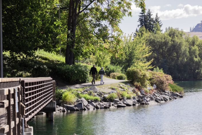 Hike Through the Lake Chelan Valley - Lake Chelan Chamber of Commerce